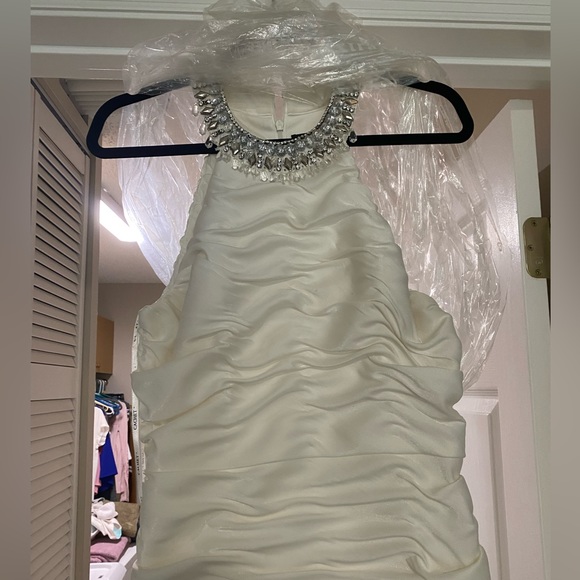 Cache | Dresses | Stunningly Elegant Cache White Gown With Hand Sewn Swarovski Crystals | Poshmark